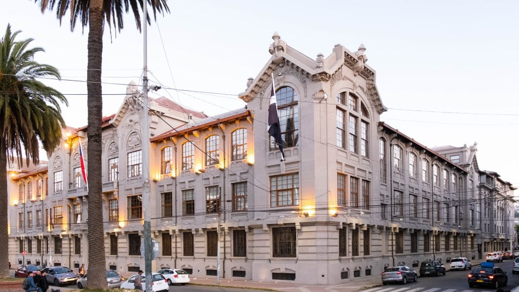 Inauguran obras de restauración del histórico edificio de la PUCV ubicado en el corazón del ...