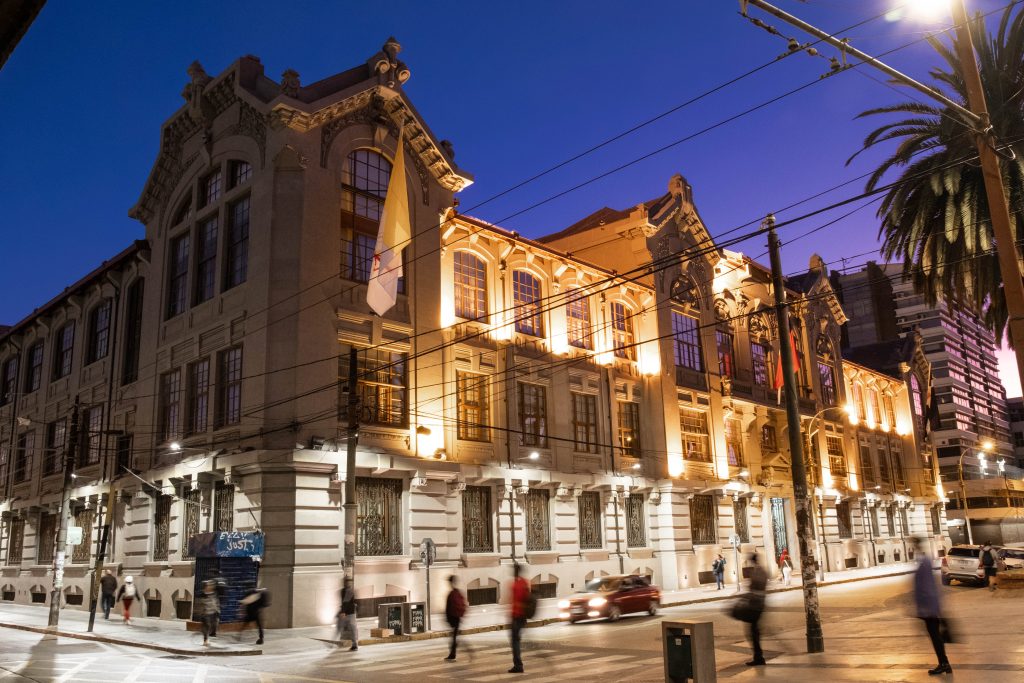 Inauguran obras de restauración del histórico edificio de la PUCV ubicado en el corazón del ...