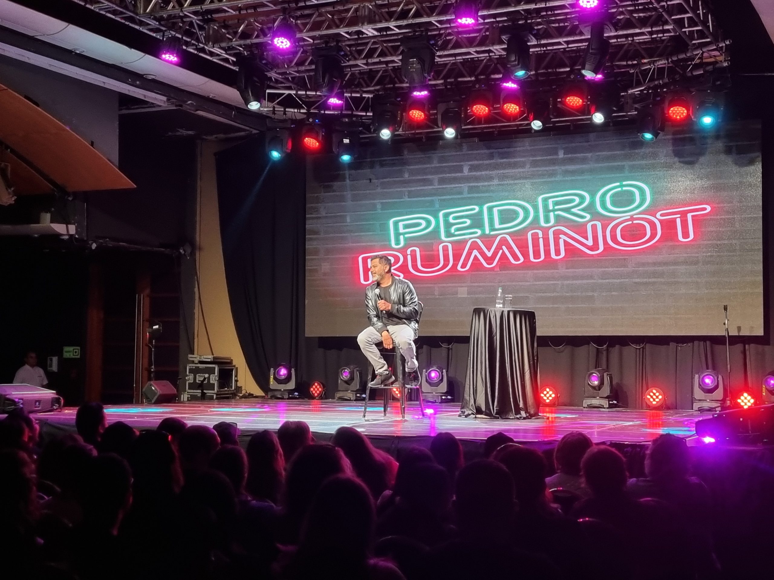 Risas y más risas con la presentación de Pedro Ruminot en Enjoy Viña ...