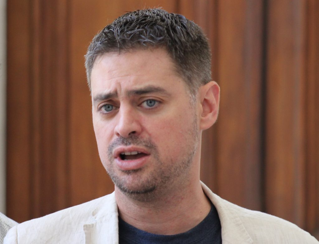 Conoce la palabra tortura?”: Diputado Manouchehri (PS) emplaza a Labbé (UDI) por su respaldo al ...