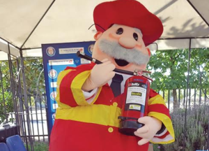 Dr. Simi realiza donativo a Bomberos en su 172 aniversario – G5noticias