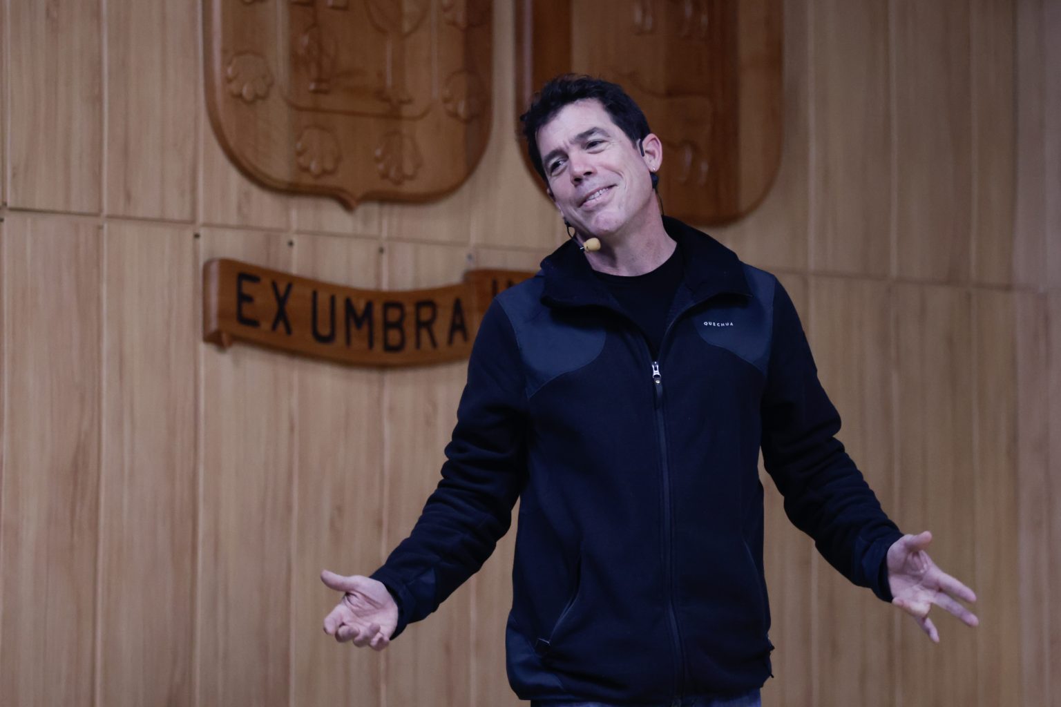 El actor Álvaro Escobar presenta la obra “Todas esas cosas maravillosas ...