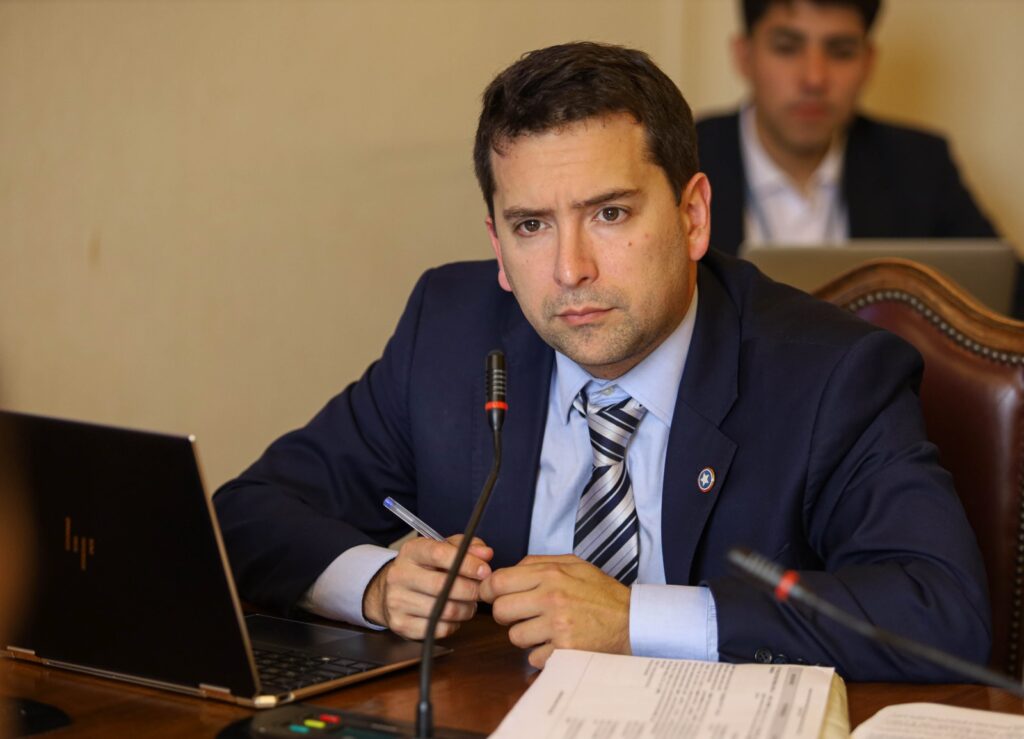Diputado Cristián Araya solicita a Contraloría que se pronuncie ante ...