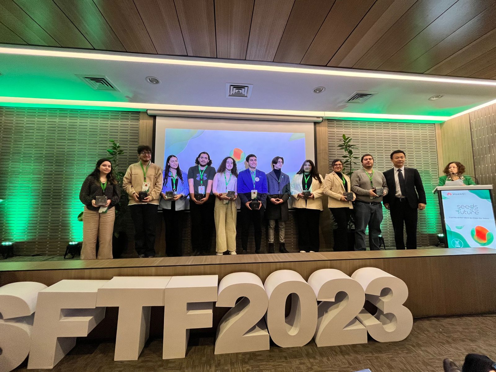 Huawei cierra la sexta versión de Seeds for the Future con más de 40% ...