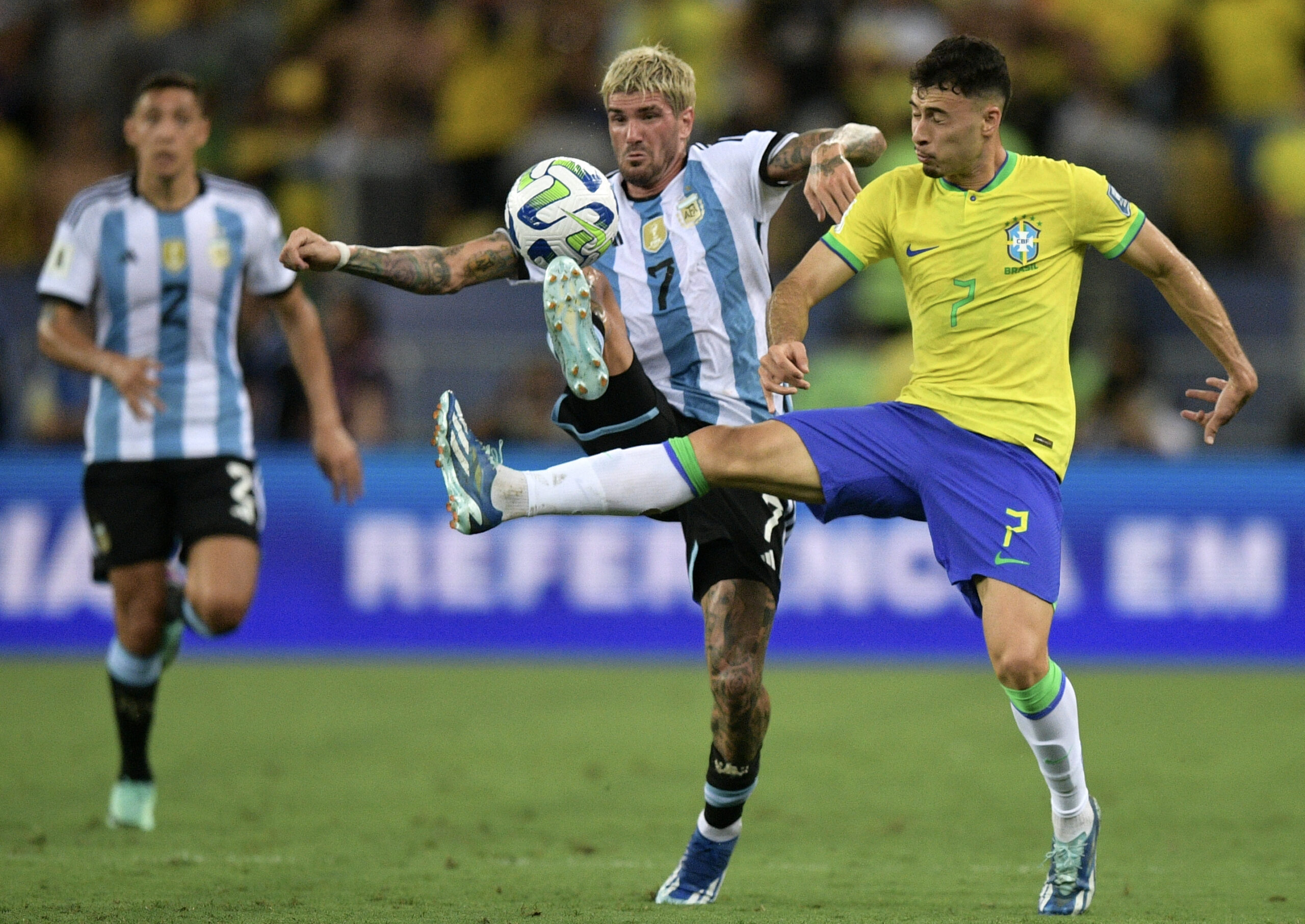 Argentina se recuperó tras derrotar a Brasil en el Maracaná y dejó a ...