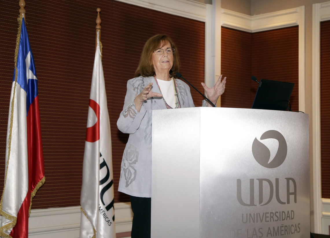 En UDLA, la astrónoma y Premio Nacional de Ciencias, María Teresa Ruiz ...
