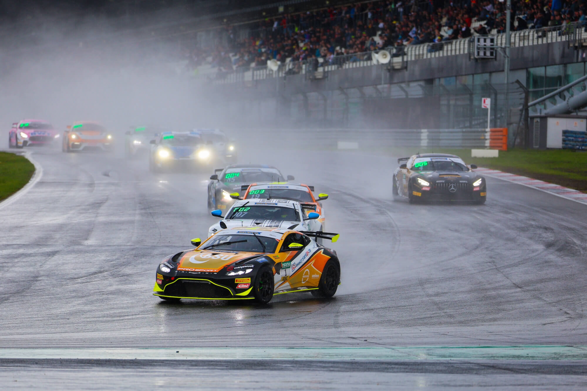 Benja Hites competirá en las 24 horas de Nürburgring con el Team ...