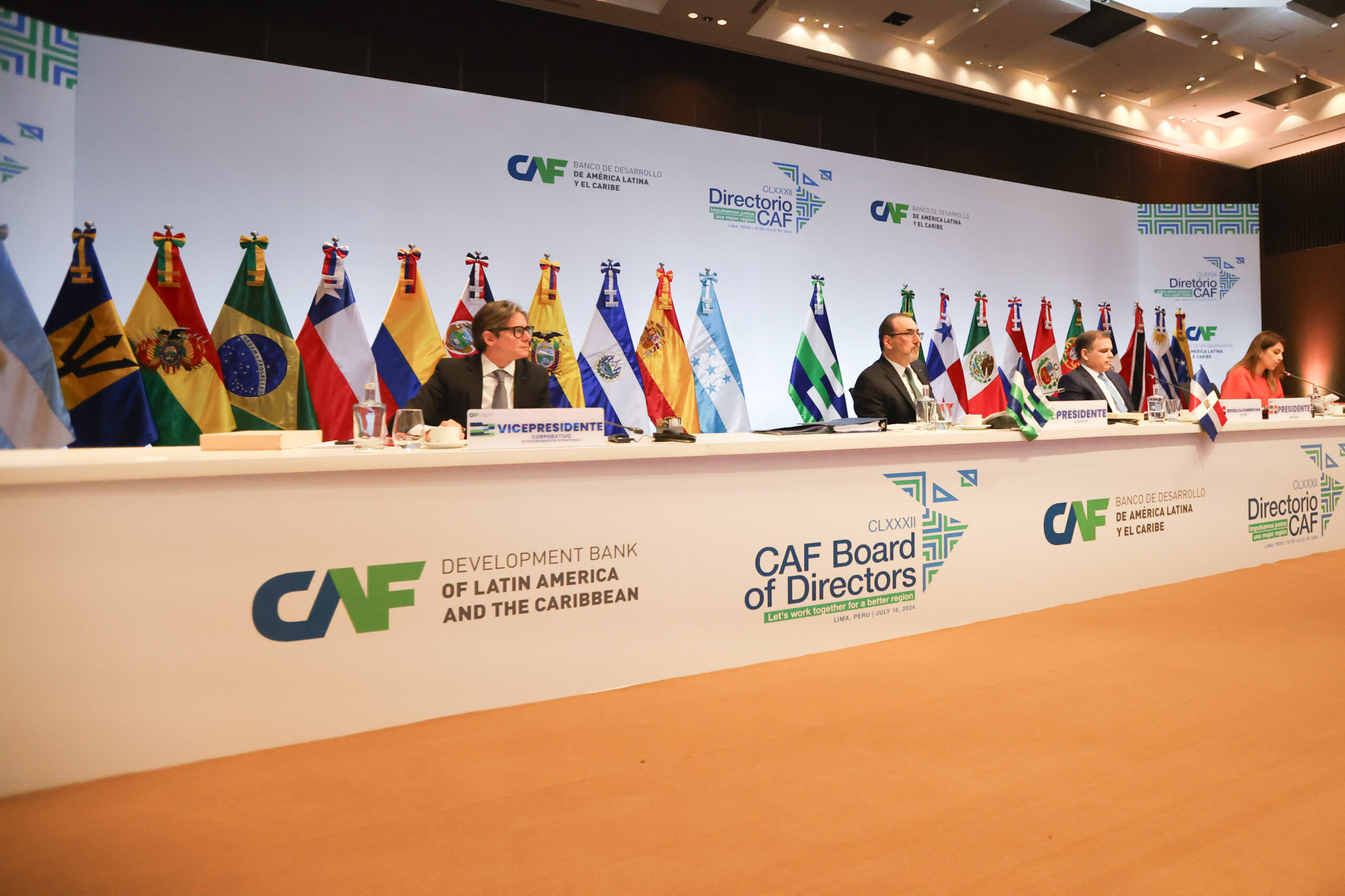 CAF aprueba financiamiento para Santander y EFE por USD 650 millones en ...