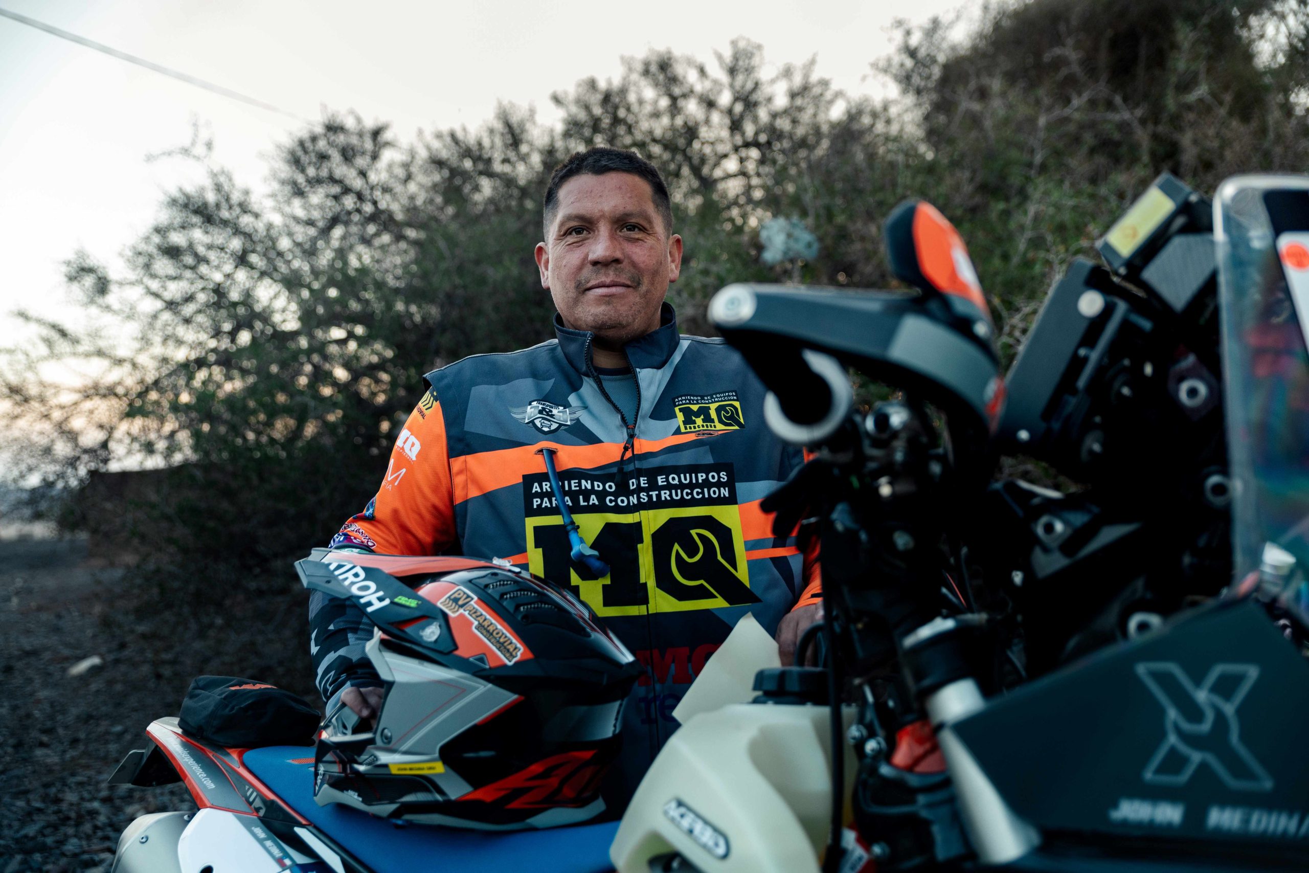 Chileno John Medina sigue firme en el segundo lugar y defiende posición ...