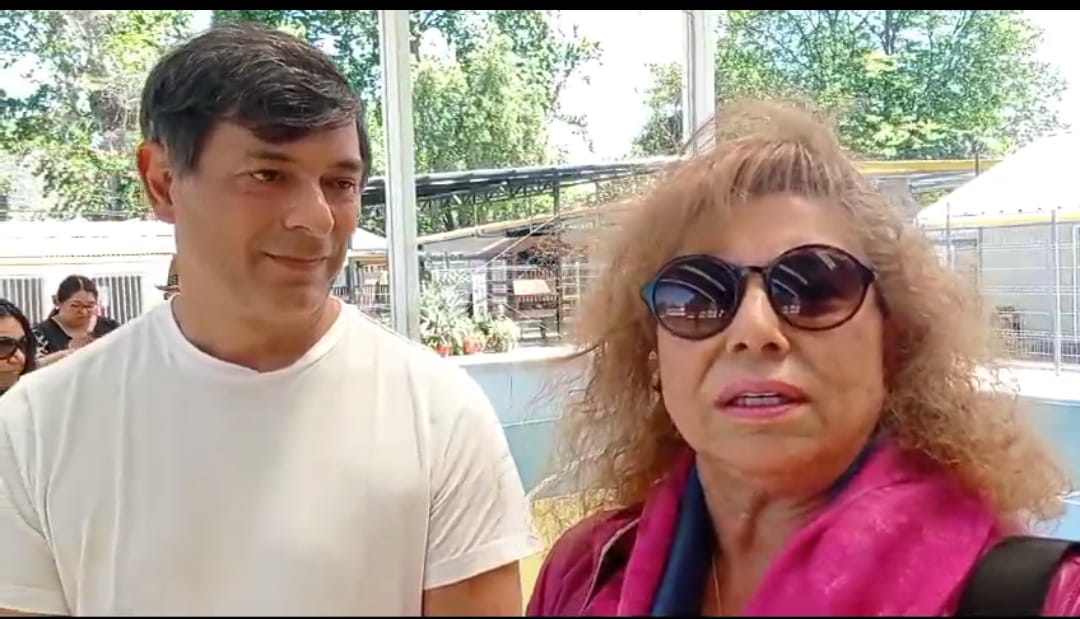 Franco Parisi acompañó a Verónica Rossat a votar en Hijuelas, en donde ...