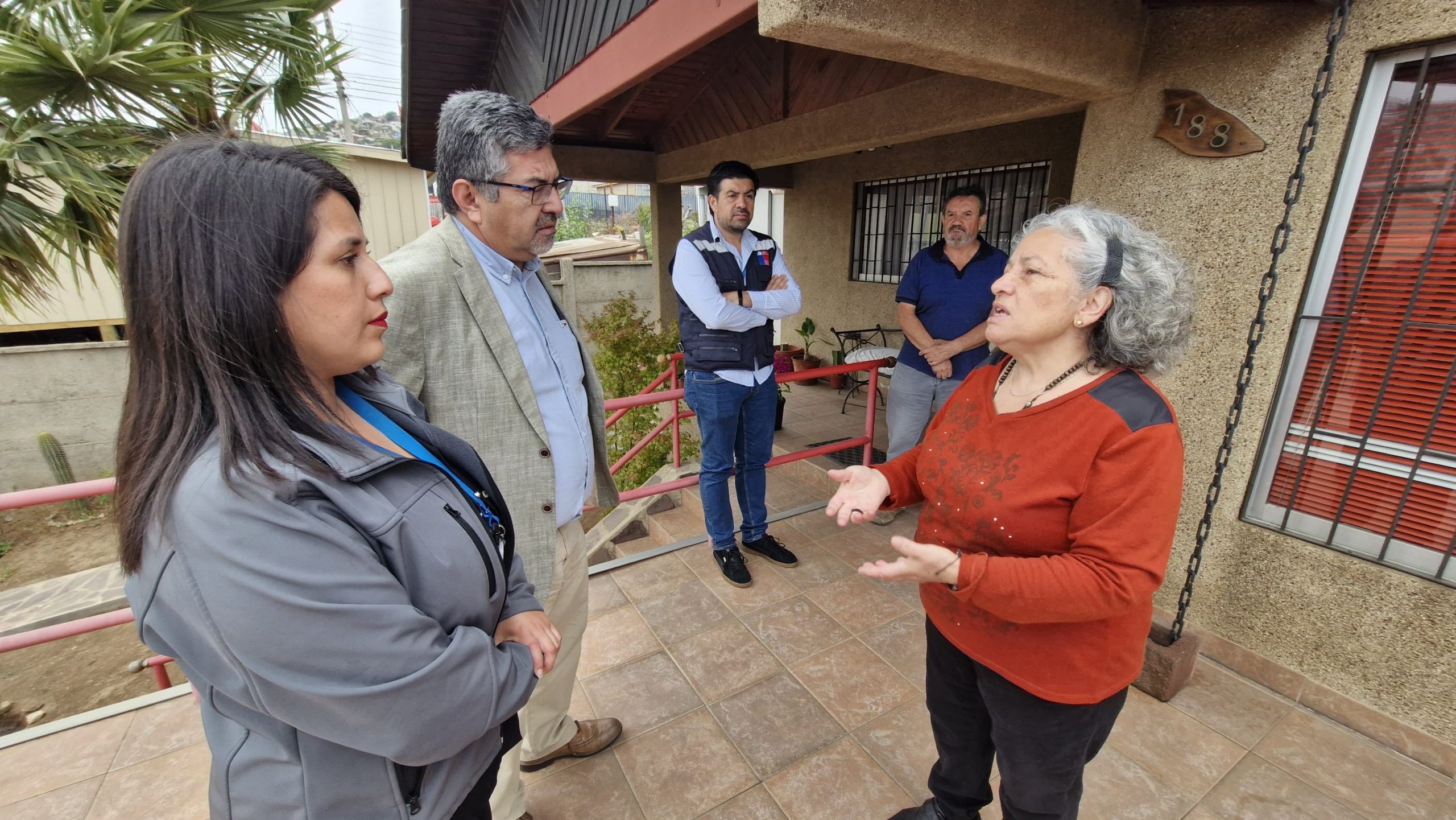 Minvu entrega gift card a vecinos que reconstruyen sus viviendas ...