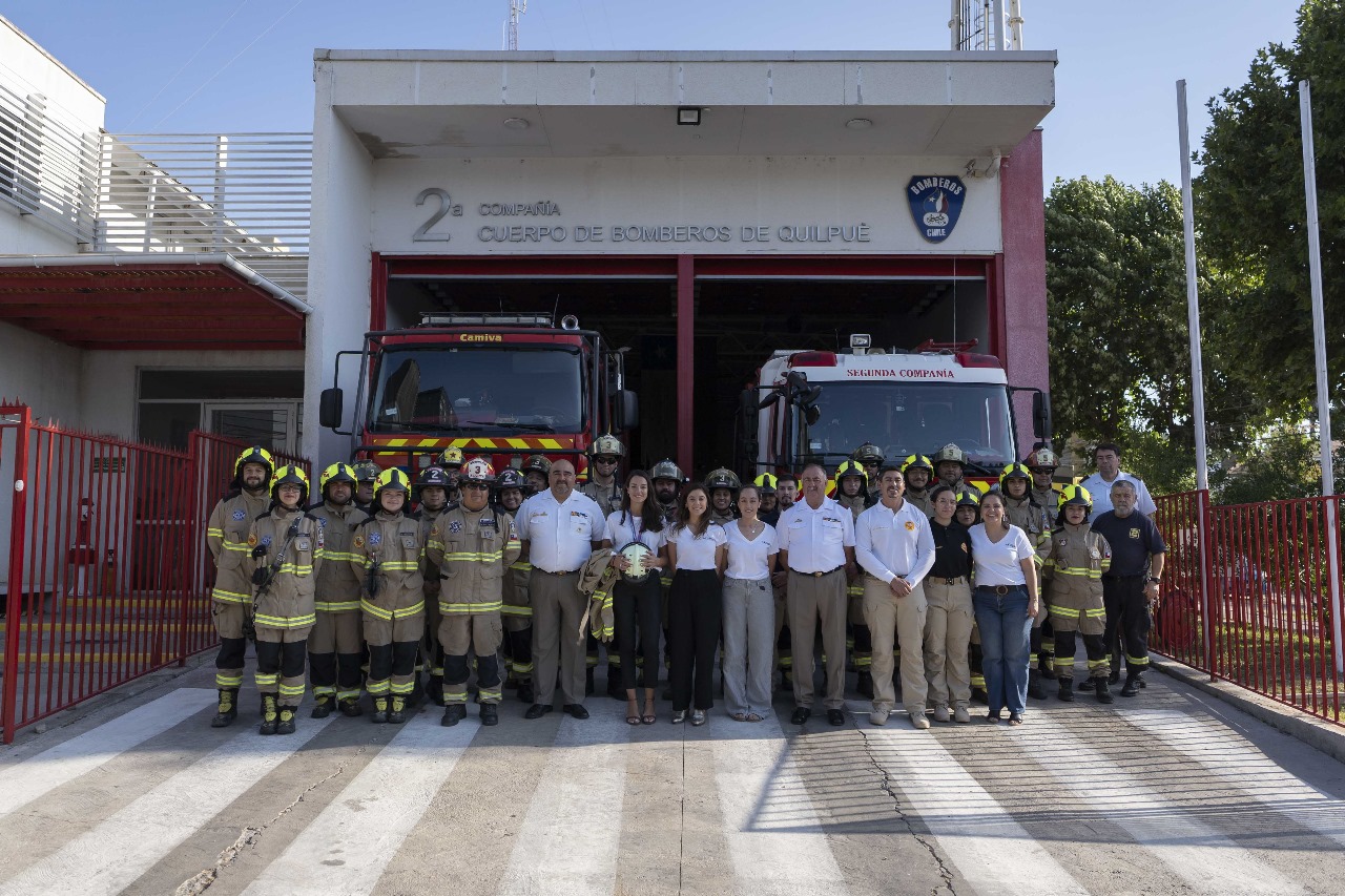 Cuerpo de Bomberos de Quilpué recibe 100 nuevos uniformes forestales ...