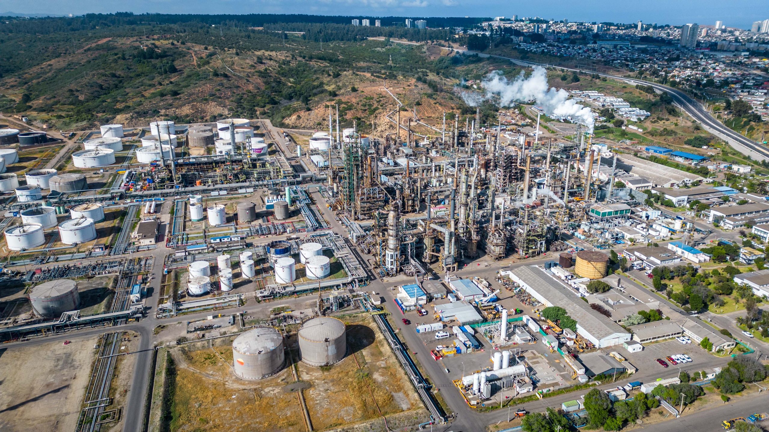 Tribunal Ambiental acogió parcialmente reclamación de ENAP por infracción al PPDA de Concón ...