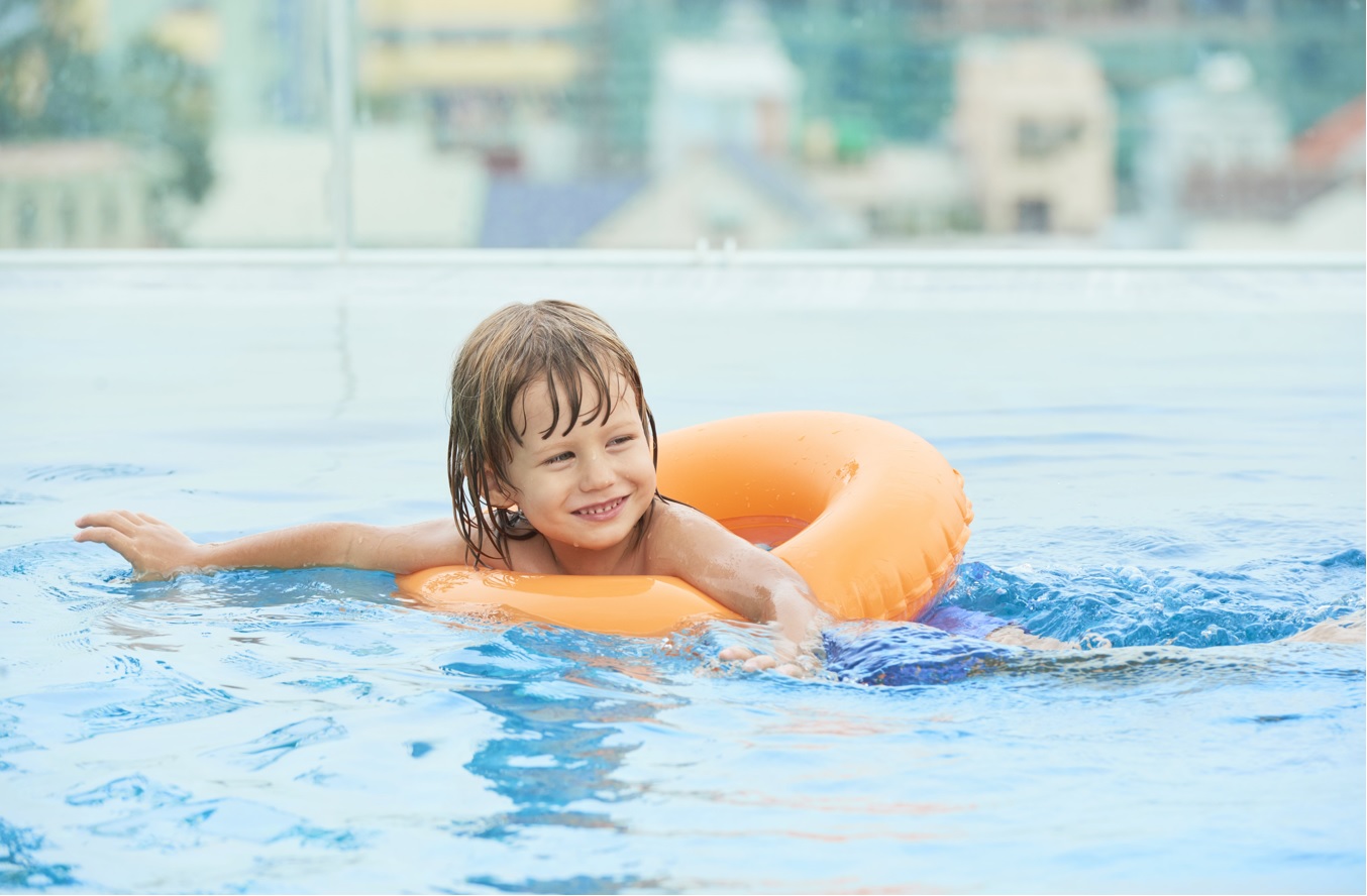 Seguridad infantil en piscinas: cómo prevenir y responder a los ...