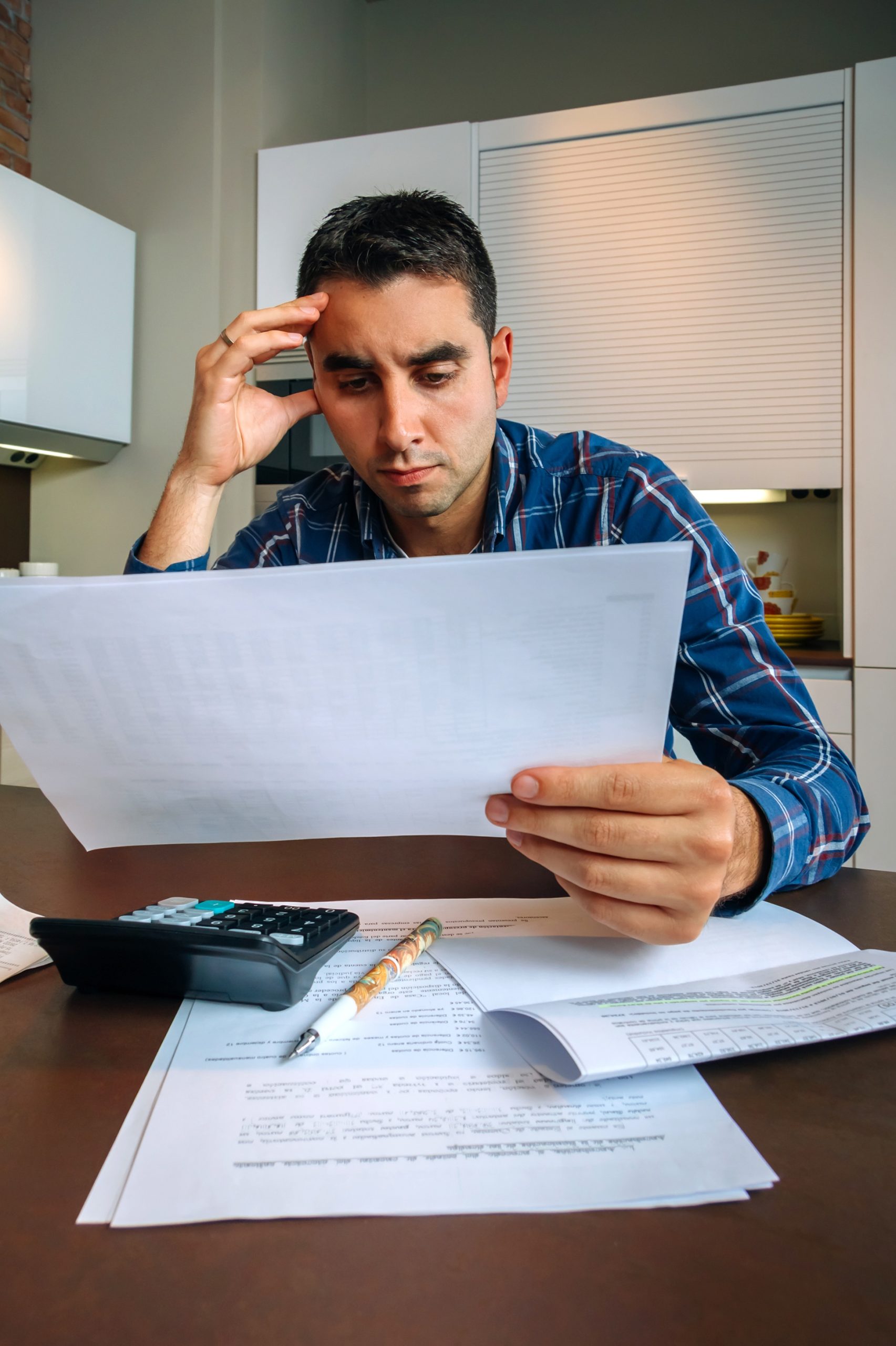 Estudio de DefensaDeudores.cl y Unholster: Los deudores más golpeados ...