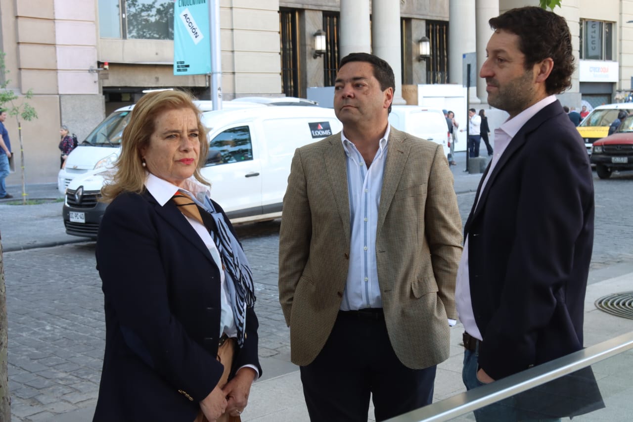 Diputados UDI apuntan a Winter por instalar teoría del “espionaje ...