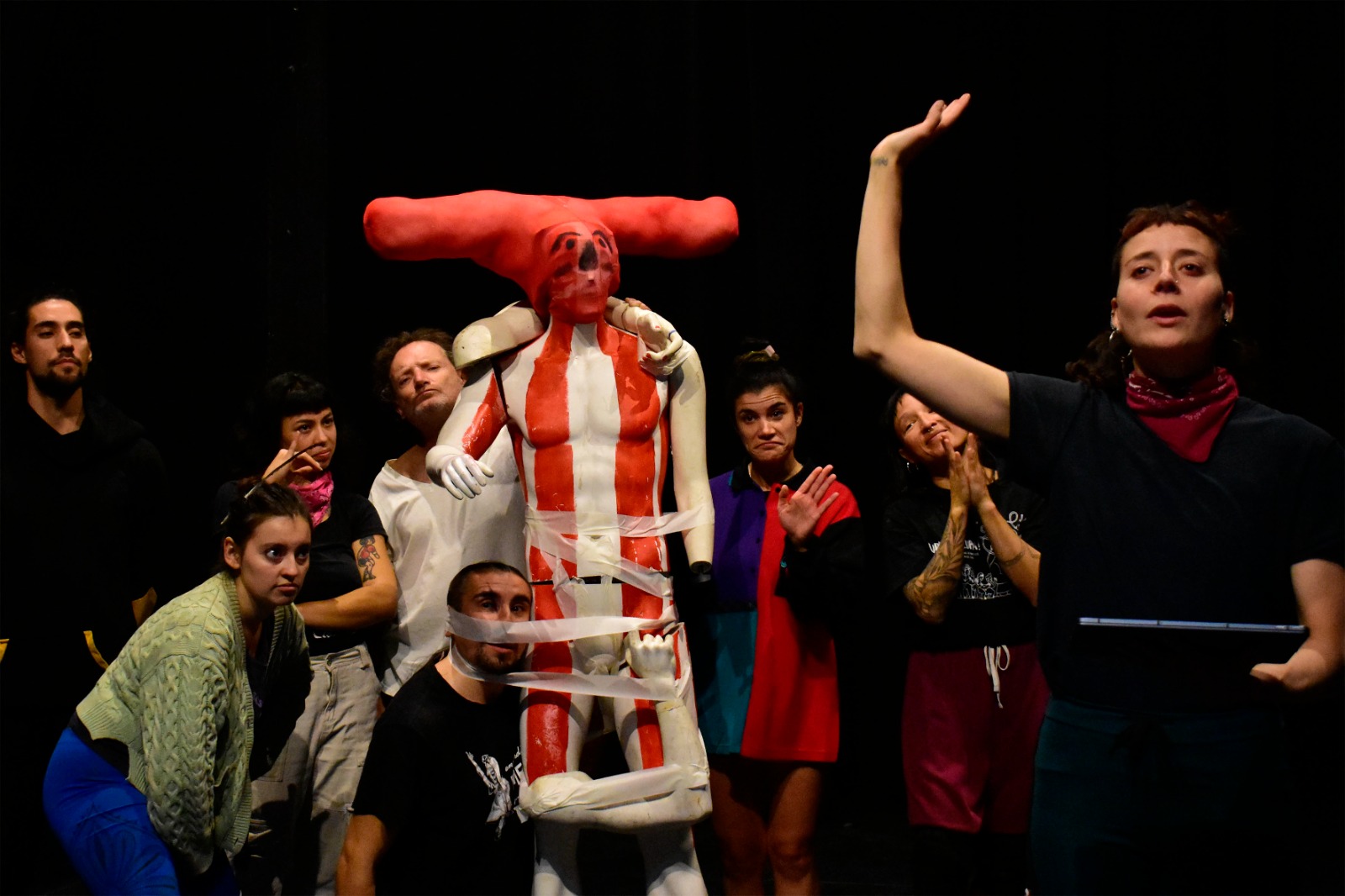 “La Nave de los locos y locOnas”: Andrés Del Bosque estrena obra ...