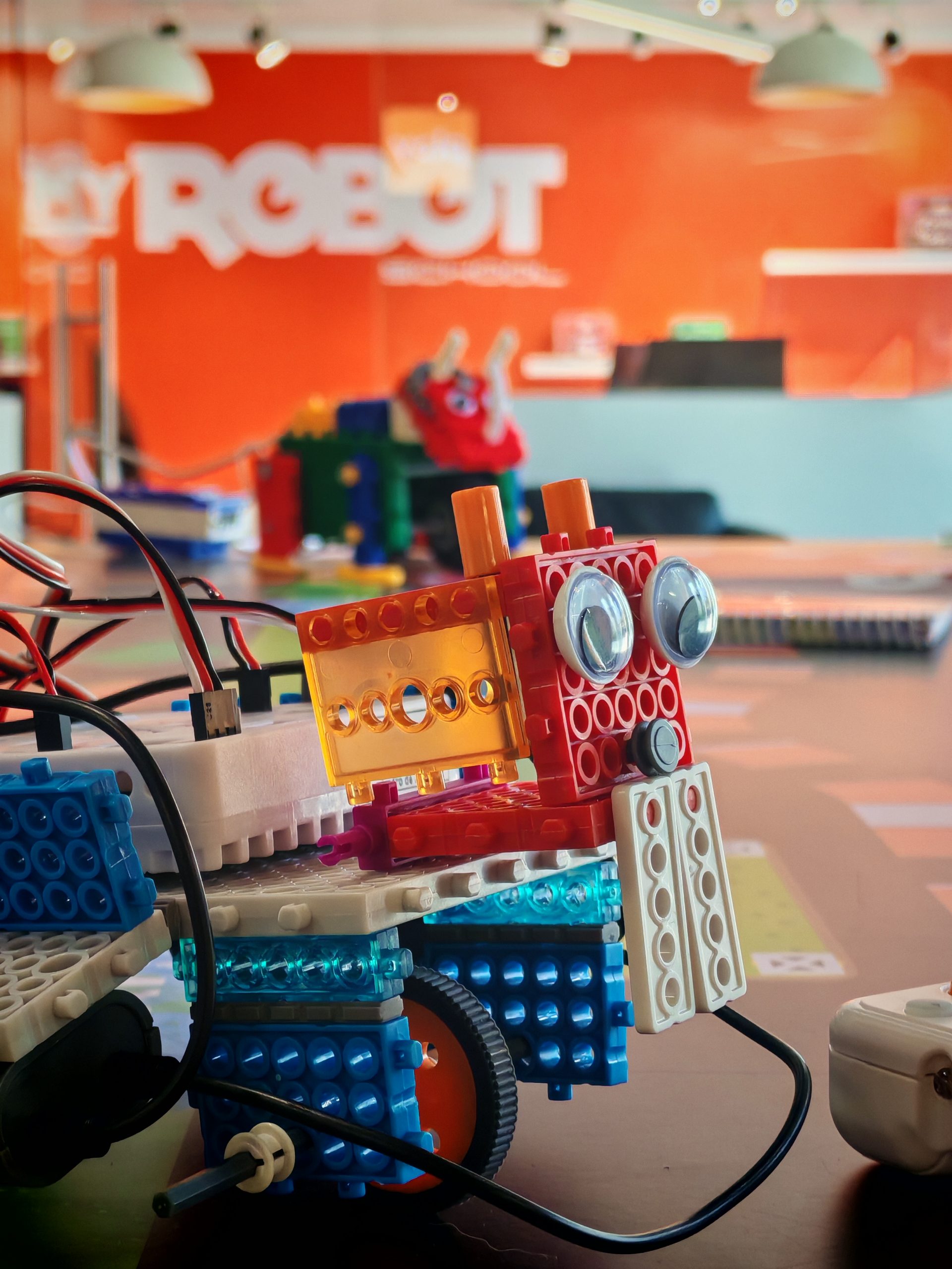 My Robot School: La primera escuela internacional de robótica para ...
