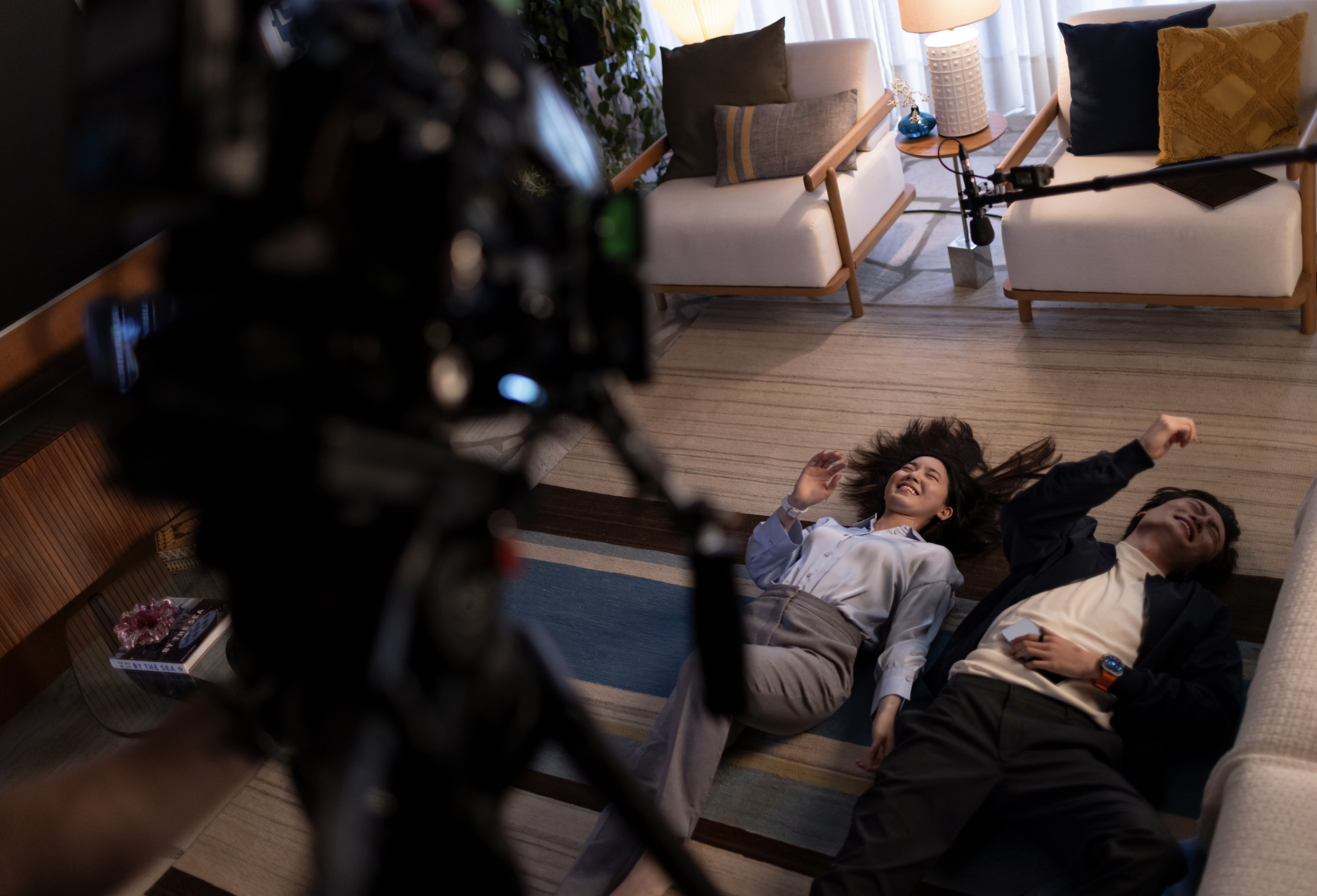«Todo Bajo Control»: Ya está en Chile la primera miniserie producida ...