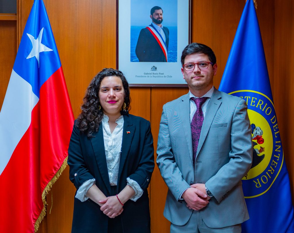 Diego Vega asume como jefe de la Unidad Regional Subdere de Los Lagos ...