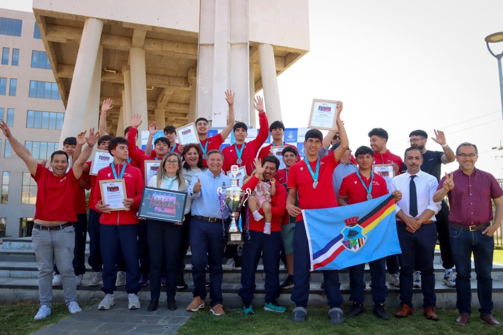 Estudiantes del Liceo Bicentenario Mary Graham se coronan Campeones ...