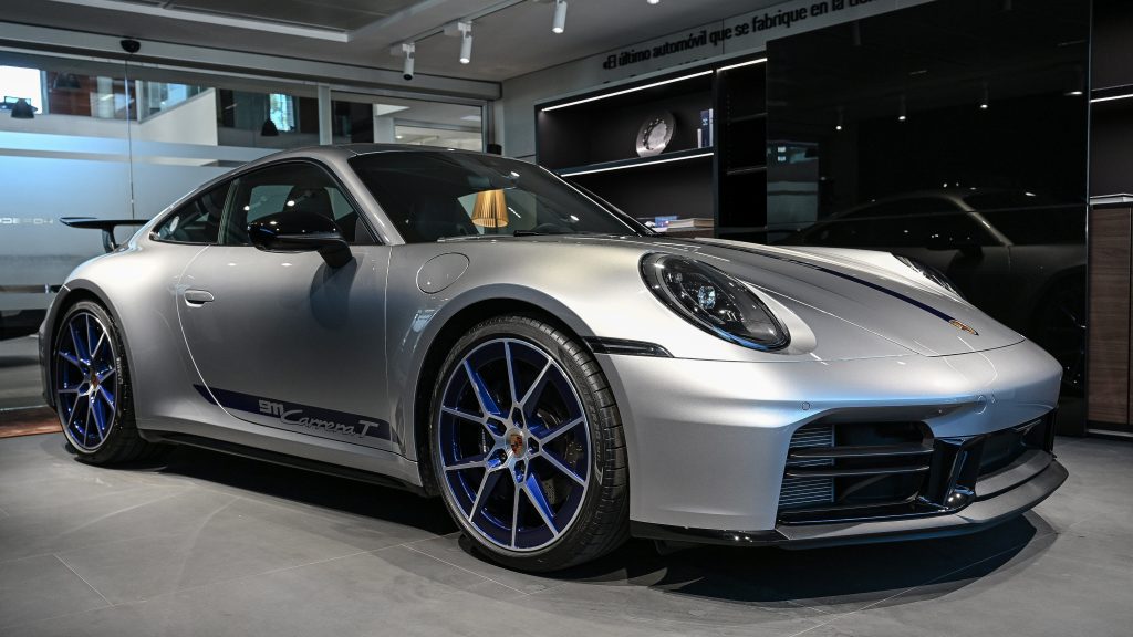 Dos formas de vivir la esencia del 911: Porsche lanza en Chile los ...