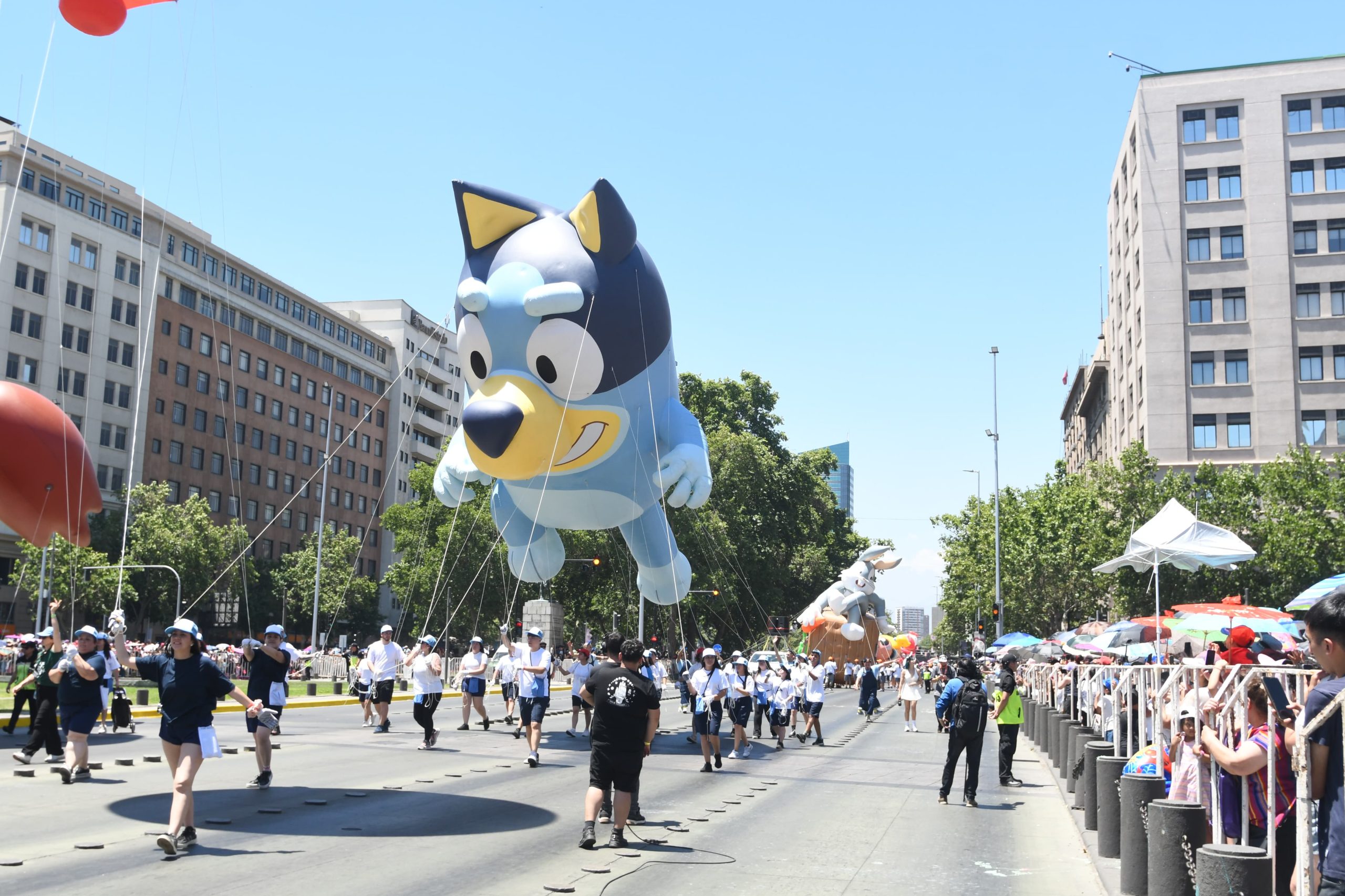 Un millón de personas celebran Paris Parade 2025 en el desfile navideño ...