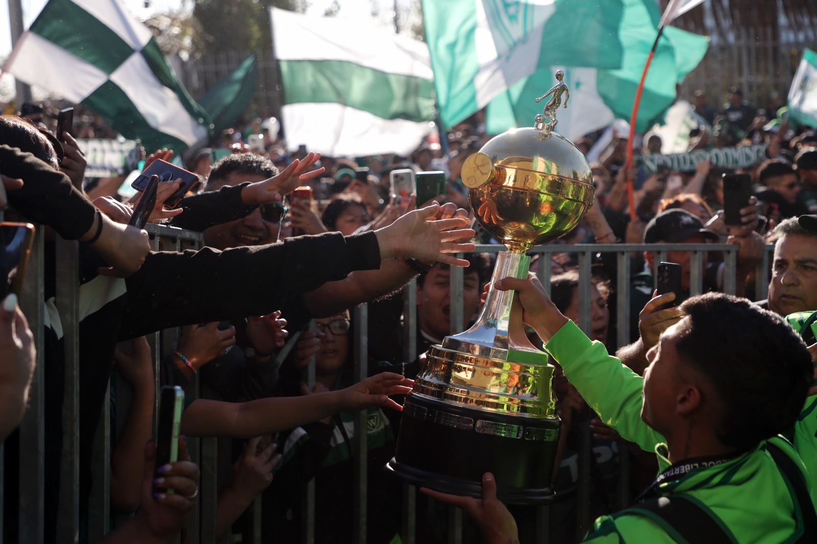Luis Sánchez Cruz, gerente de Santiago Wanderers, y la situación del DT ...