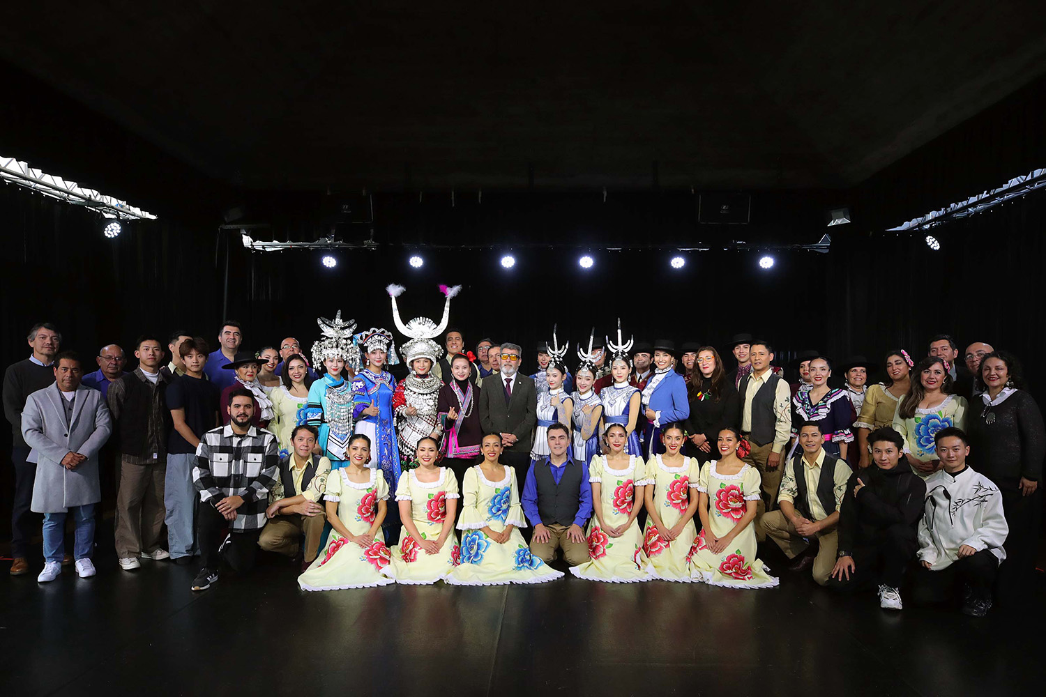BAFONA y Compañía de Canto y Danza de Guizhou protagonizan jornada de ...
