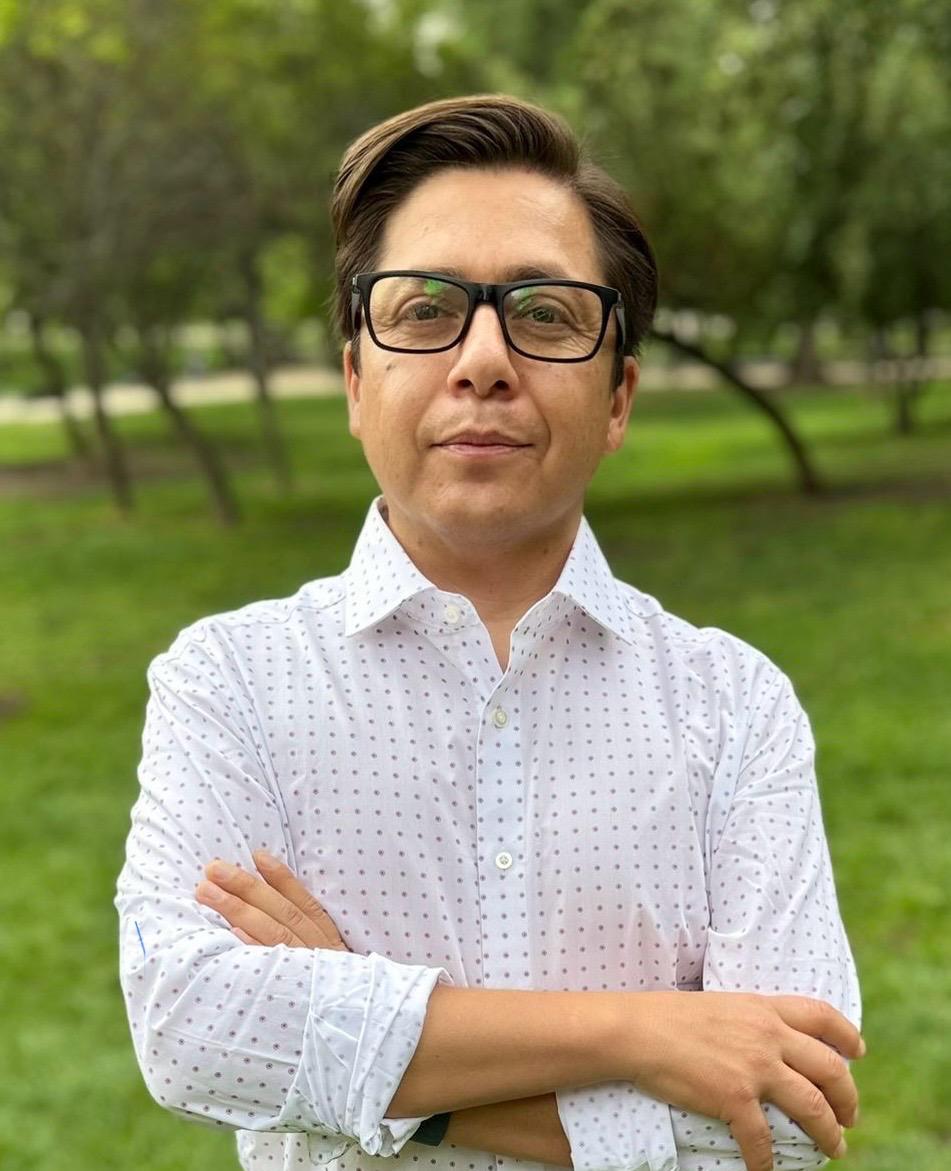 El orgullo y la deuda en salud. Por Alejandro Gómez, académico del ...