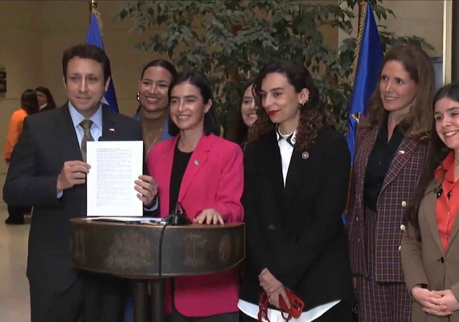 Diputadas Republicanas entregan propuestas a subsecretario del Trabajo ...